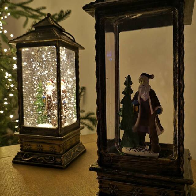 Samuel Alexander 27cm Snowtime Dual Power LED Christmas Glitter Water ...