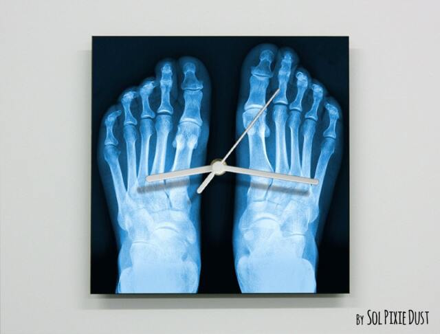 x-Ray Foot Wall Clock by Etsy | ufurnish.com