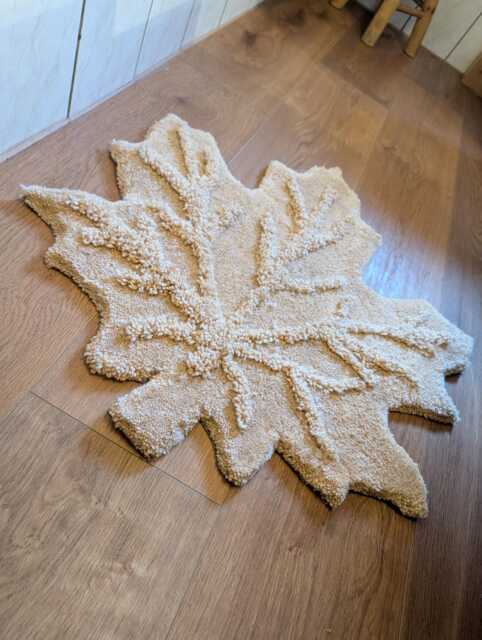 Maple Leaf Rug, Autumn Decor. Scandinavian-style Beage Rug. Bathroom ...
