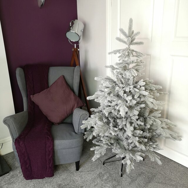 Rackhams 150cm 5ft Grey Frosted Grandis Fir PE / PVC Mix Hinged Festive ...