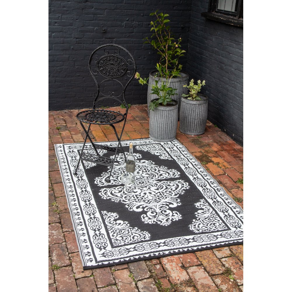 Persian-Style Reversible Outdoor Garden Rug by Rockett St George ...
