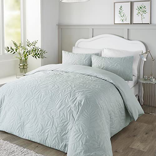 Serene - Green Leaf Embossed Duvet Cover - Double Bedding Size (200 x ...
