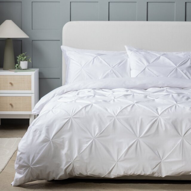 Argos Home Pinch Pleat Pintuck White Bedding Set - King size by Argos ...