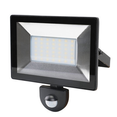 Blooma Weyburn L3293S-B Black Mains-Powered Cool White Outdoor Led Pir ...