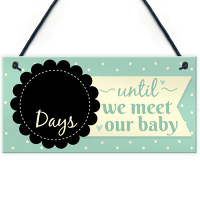 Red Ocean Chic Countdown New Baby Pregnancy Mum Hanging Wall Plaque ...