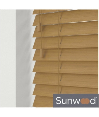 250Cm Sahara Oak Faux Wood Venetian With Strings 120Cm Drop by B&Q ...