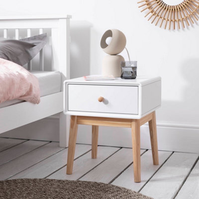 Nöa & Nani Noa & Nani Side Table In Classic White Frank by B&Q | ufurnish.com