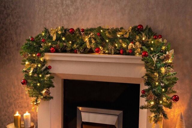 Marco Paul Christmas Garland with LED Lights, Battery Operated Pre-Lit ...