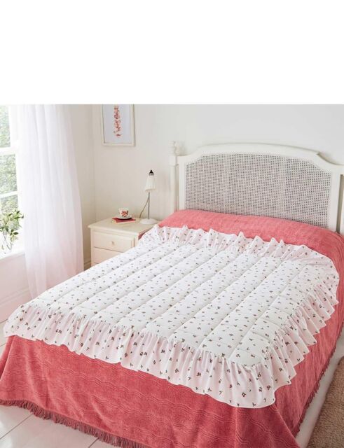 Rosebud Traditional Quilt Bedspread by Debenhams | ufurnish.com