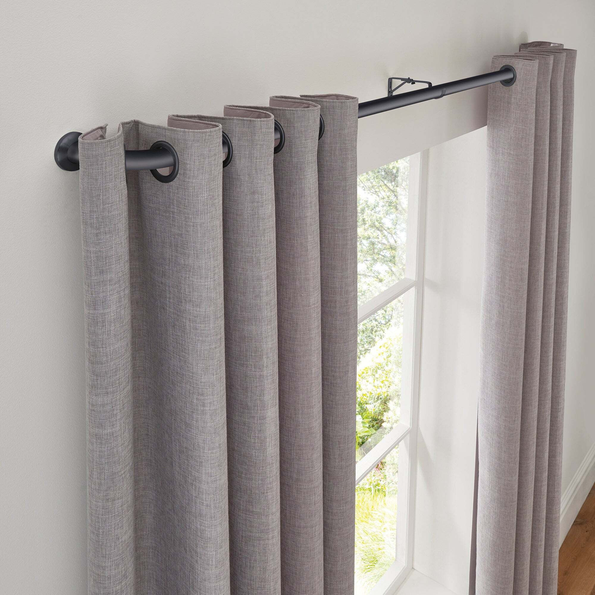 Room Darkening Metal Extendable Curtain Pole Black by Dunelm | ufurnish.com
