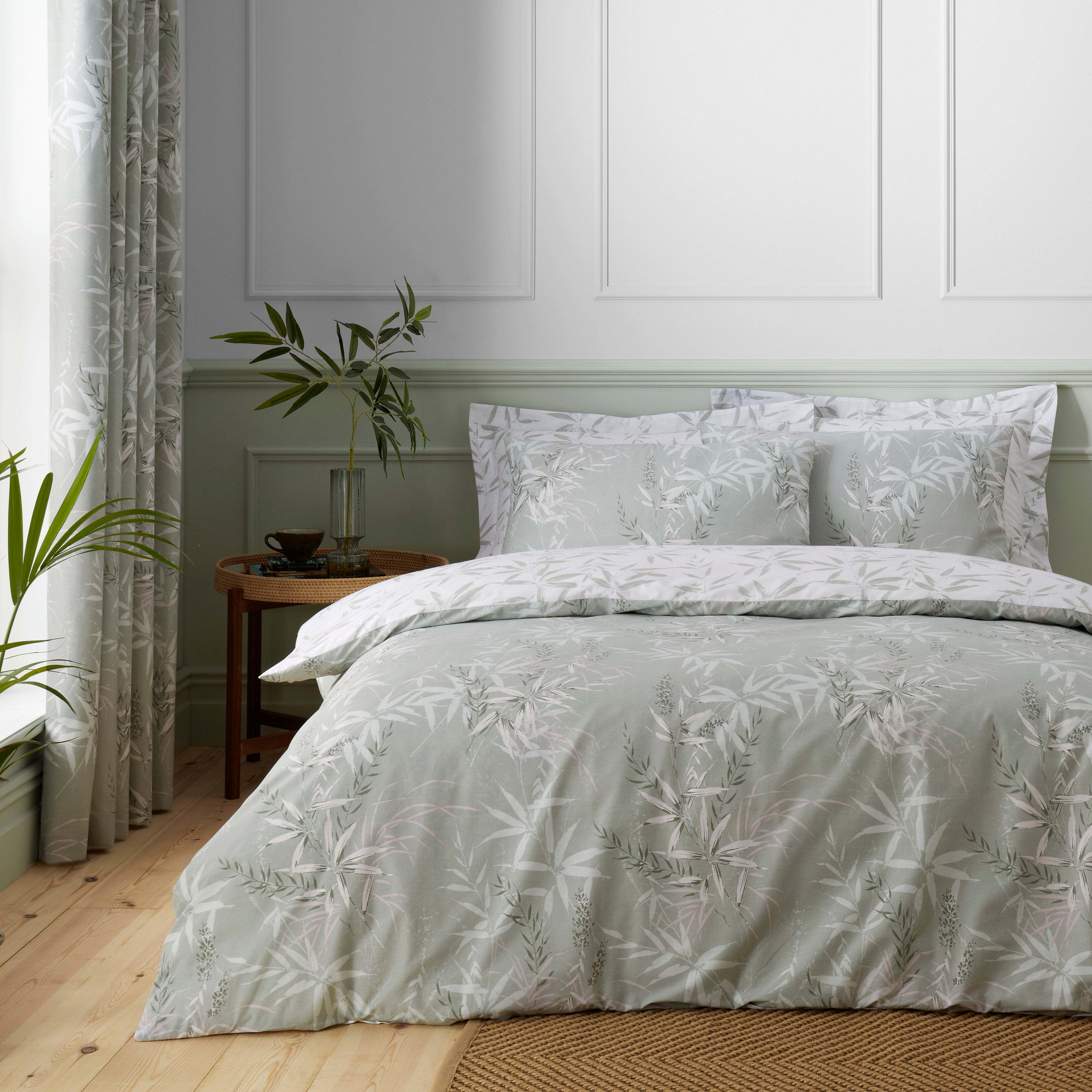 Sophia Sage Shadow Bamboo Duvet Cover And Pillowcase Set Light Green