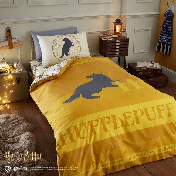 Harry Potter Hufflepuff Reversible Duvet Cover and Pillowcase Set by ...