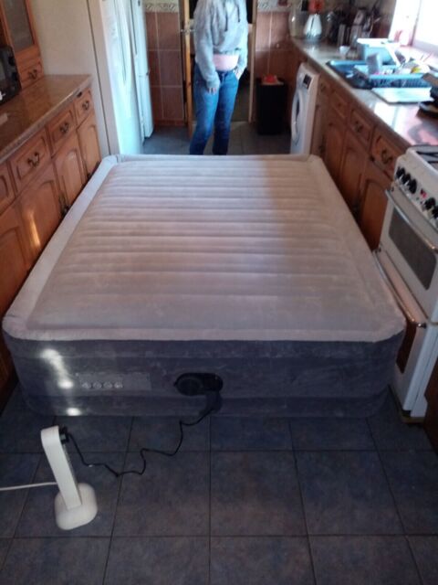 Intex Queen Deluxe Plus Pillow Rest Air Bed With Built In Pump 152 X by ...