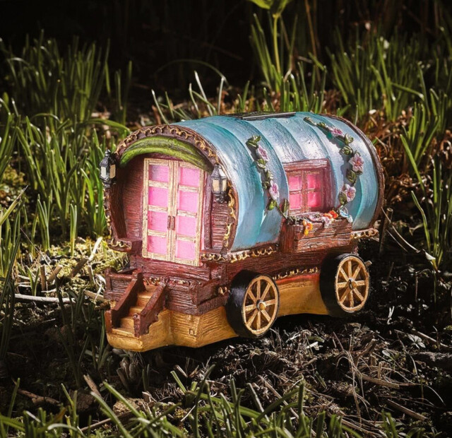 Solar Powered Light Colour Changing Garden Ornament Gypsy Rose Caravan ...