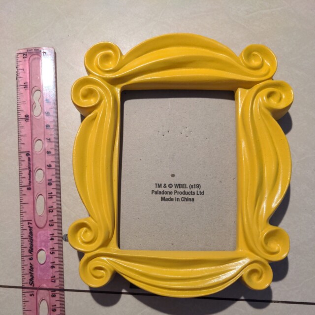 Paladone 18 X 16 X 2 Cm Friends Door Peephole Picture Frame. Brand In ...
