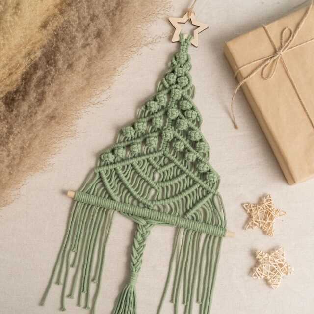 Macrame Xmas Tree, Family Gift, Minimal Seasonal Art, Tree Wall Hanging ...