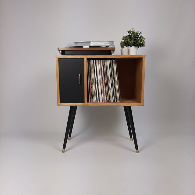 Oak Sideboard With Black Door - Vinyl Record Storage Console Table ...