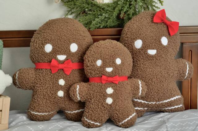 Gingerbread Family Christmas Pillow - Decor - Teddy Boucle Man & Girl ...