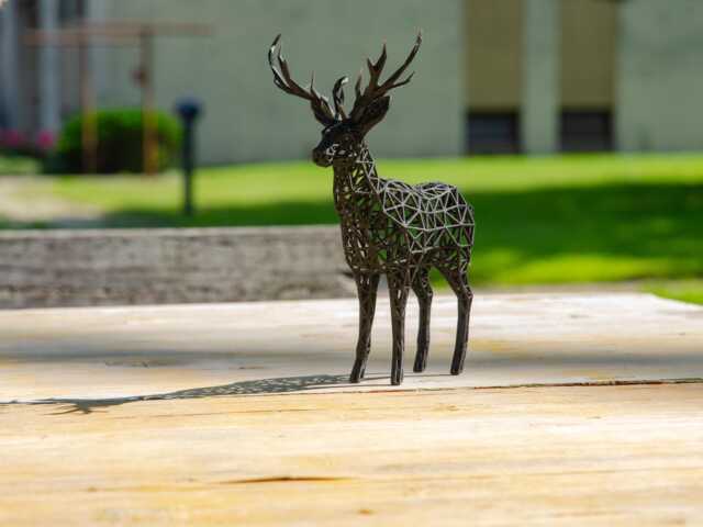 Modern Wire Deer Sculpture - Minimalistic Wildlife Art For Living Space ...
