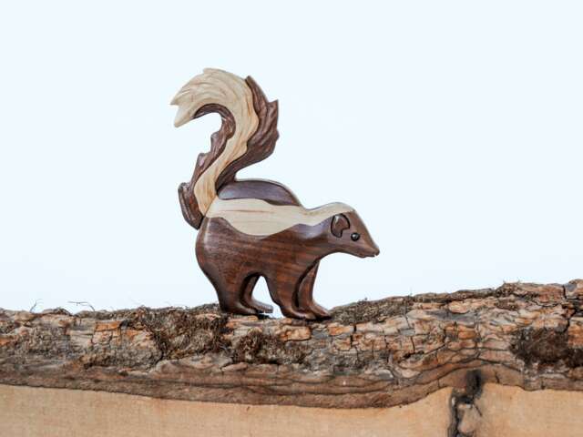Skunk Wooden Ornament/Magnet, Forest Animal Wood Carving, Wildlife ...