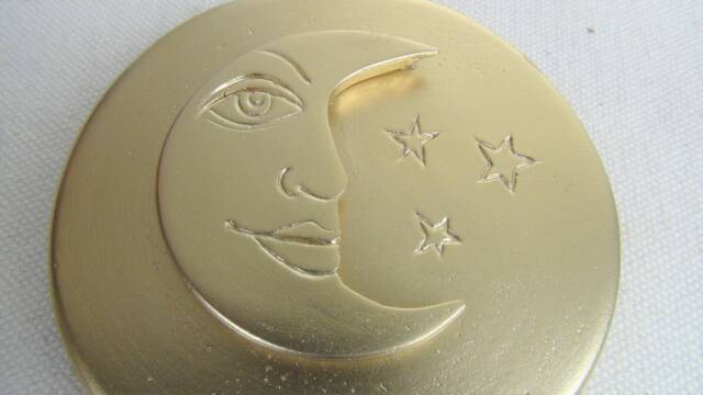 Gold Moon Glowing Face Disc-Moon Profile With Engraved Stars-3D-For ...