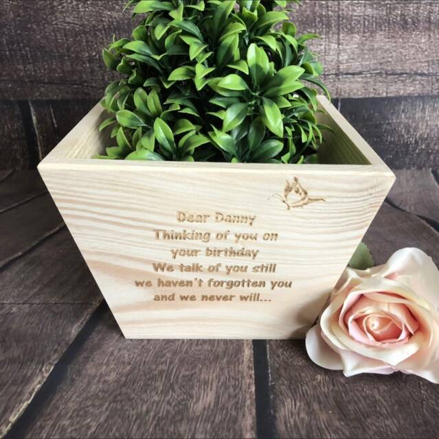 Personalised Plant Pot/Flower in Memory Remembrance Wooden Planter by ...