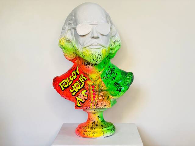 Street Art Design Shakespeare Statue, Neon Pop Sculpture, Follow Your ...