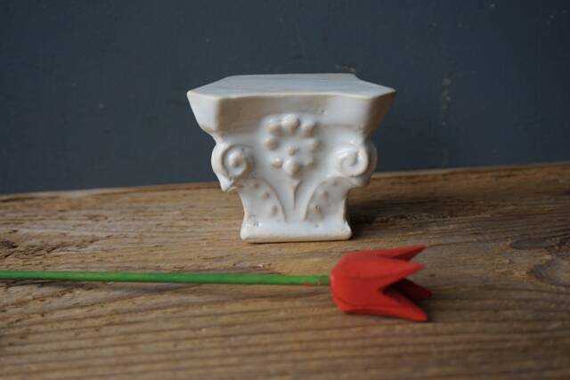 Column Capital Shelf/Miniature Display Ceramic Wall Art Home Decor ...