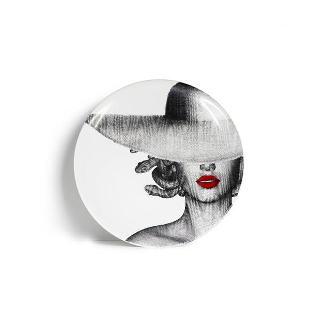 Fashion Medusa Plate - Decorative Porcelain Wall Art Red Lips Face ...