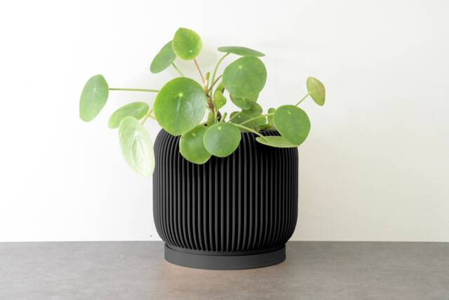 "Ribbed Modern Planter With Drainage & Saucer in Black, Unique 3D ...