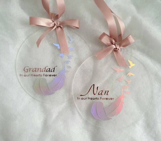 Feather Memorial Keepsake - Personalised Christmas Bauble, Remembering ...