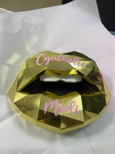 Gold Lip Art For Home Studio Salon - Gift For Makeup Artist, Lover ...