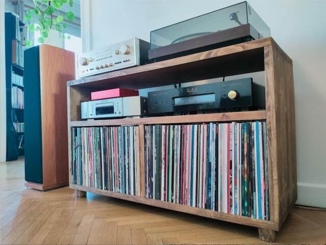 Wooden Record Player & Vinyl Storage Cabinet - Retro Solid Wood Design ...
