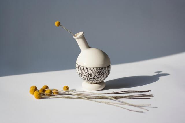 Single Flower Vase, Table Centerpiece, Modern White Ceramic Porcelain Painted Small Bud Vase ...