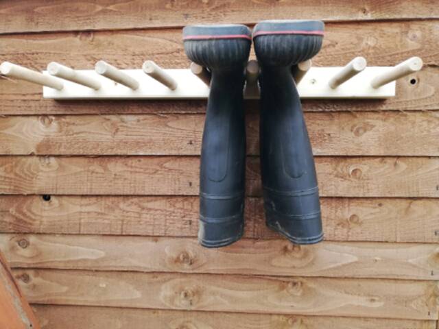 Welly Wellington Wellies Wooden Rack/Boots Holder Wall Mounted Sizes ...