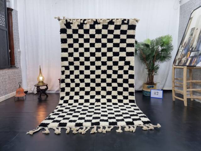 Stunning Beniourain Rug, Moroccan Rug, Berber Style White & Black ...