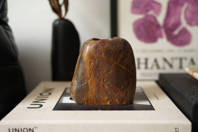 Small Gold Natural Black Han River Stone Vase With Beautiful Water ...