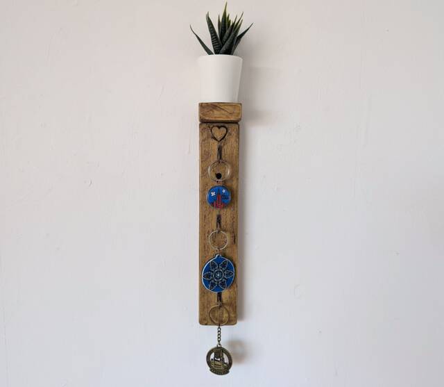 Vertical Key Holder Shelf With Hooks For Hallway/Entranceway Kitchen ...