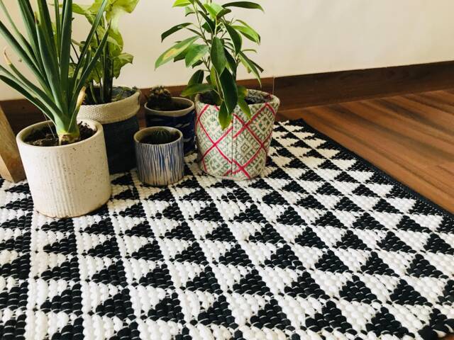 Handmade Black & White Rag Rug Diamond Cotton Chindi Rug - 2x3 Ft by ...