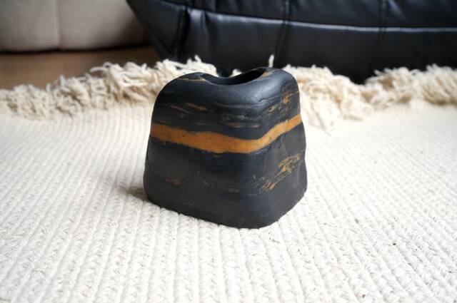 2.5Kg Black Han River Stone Vase With Beautiful Water Pattern , Flower ...