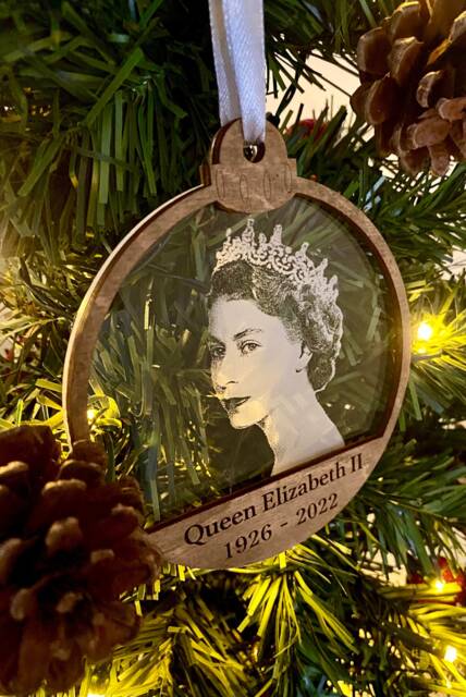 Personalised Christmas Tree Queen Elizabeth Ii Bauble in Loving Memory ...