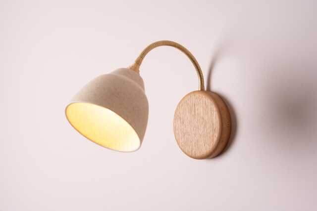 Speckled Cream Matt Flex Wall Light in Brass, Ceramic & Oak - Small ...