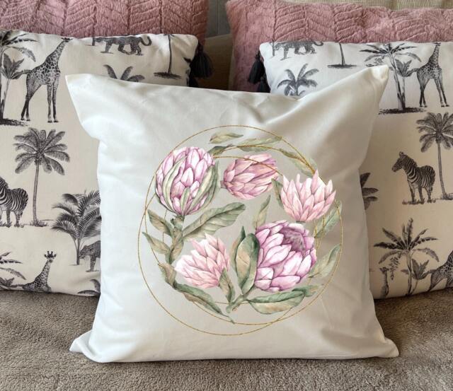 Elegant Protea Gold Circle Plush White Deluxe by Etsy | ufurnish.com