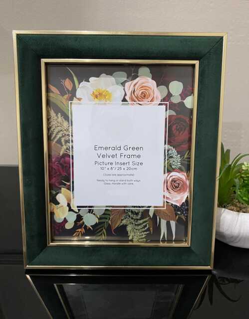 Emerald Green Velvet 10 X 8 Photo Frame With Goiden Outline Ideal For ...