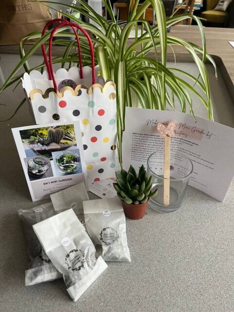 Make Your Own Mini Garden Kit - Great Gift For A Kid's Party Diy ...