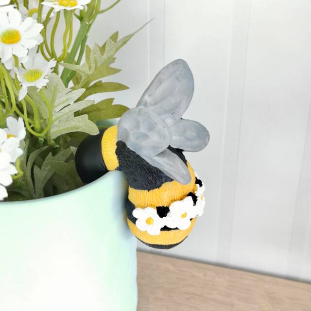 Bumble Bee Plant Pot Hanger by Etsy | ufurnish.com