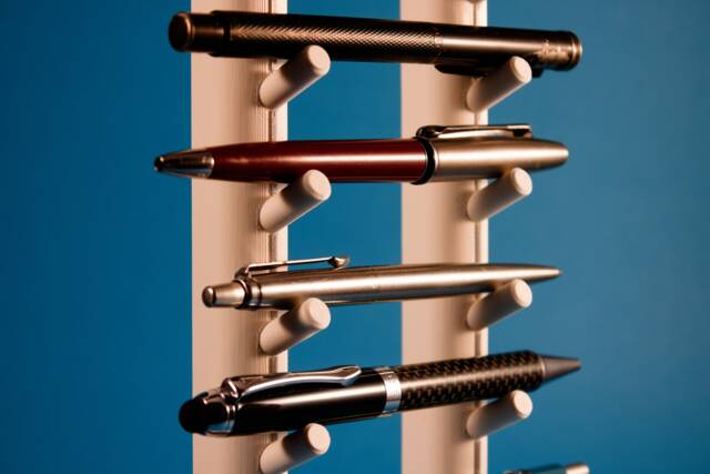 Vertical Pen Stand With Pegs - Holds Up To 8 Pens Fountain Pen Holder ...