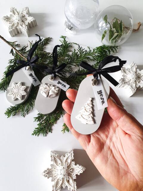 Set Of 3 Christmas Aroma Stone Diffusers- Snowflake, Bells & Tree ...