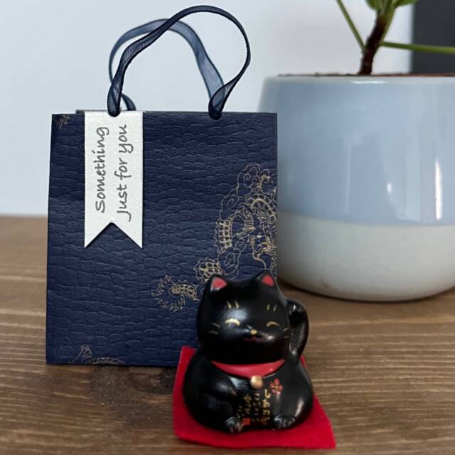 Cute Miniature Japanese Maneki Neko Black Lucky Cat For Protection ...