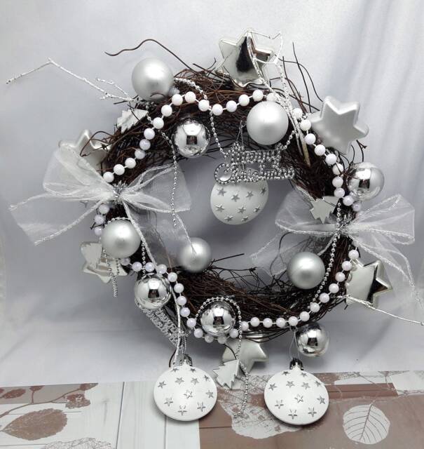 Salim Christmas Wreath, Silver-Colored Balls, Silver Stars, White ...